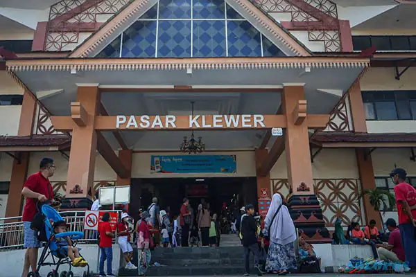 PASAR KLEWER, SURGANYA BATIK - El Samara