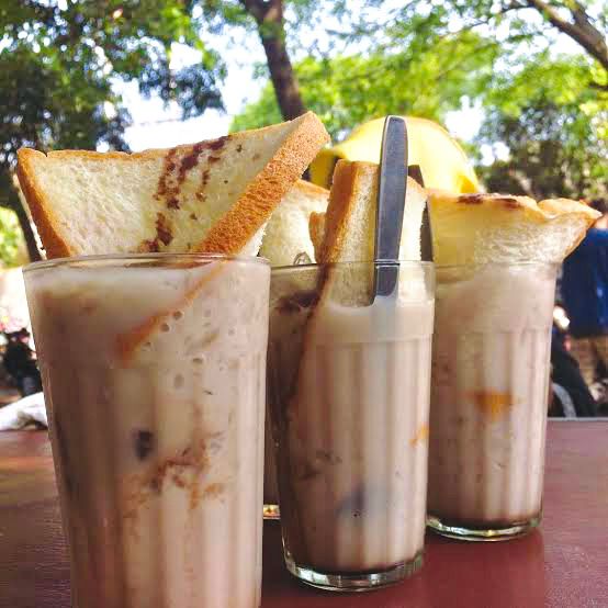 Es Kapal Solo Dengan Gerobak Lancipnya